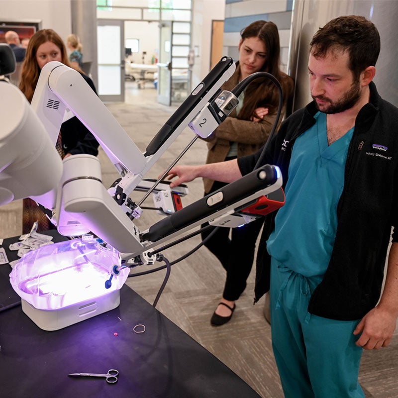 Saint Francis Hosts “Test Drive” Event for da Vinci 5 Surgical System ...